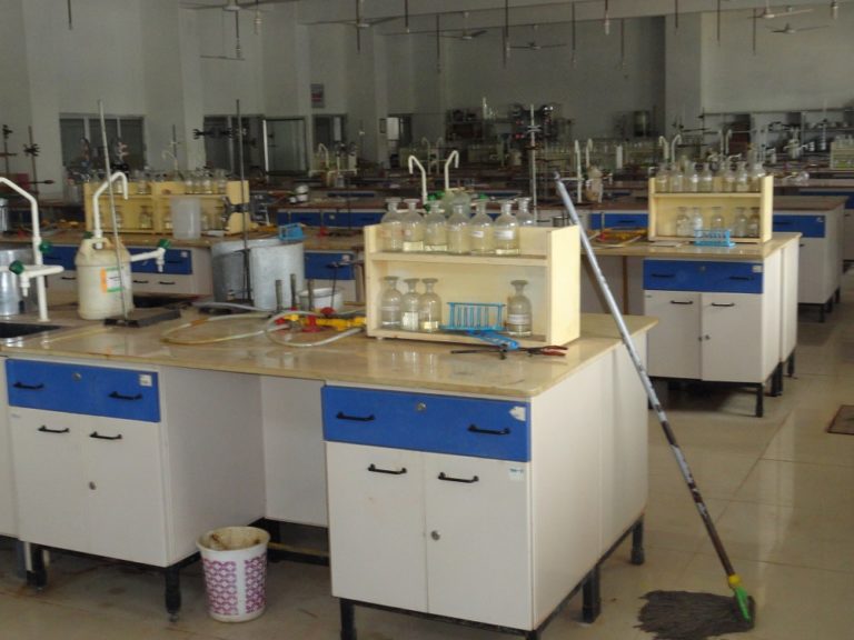 lab furniture manufacturers - HillCare Scientific Lab