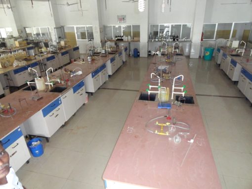 lab furniture manufacturers - HillCare Scientific Lab